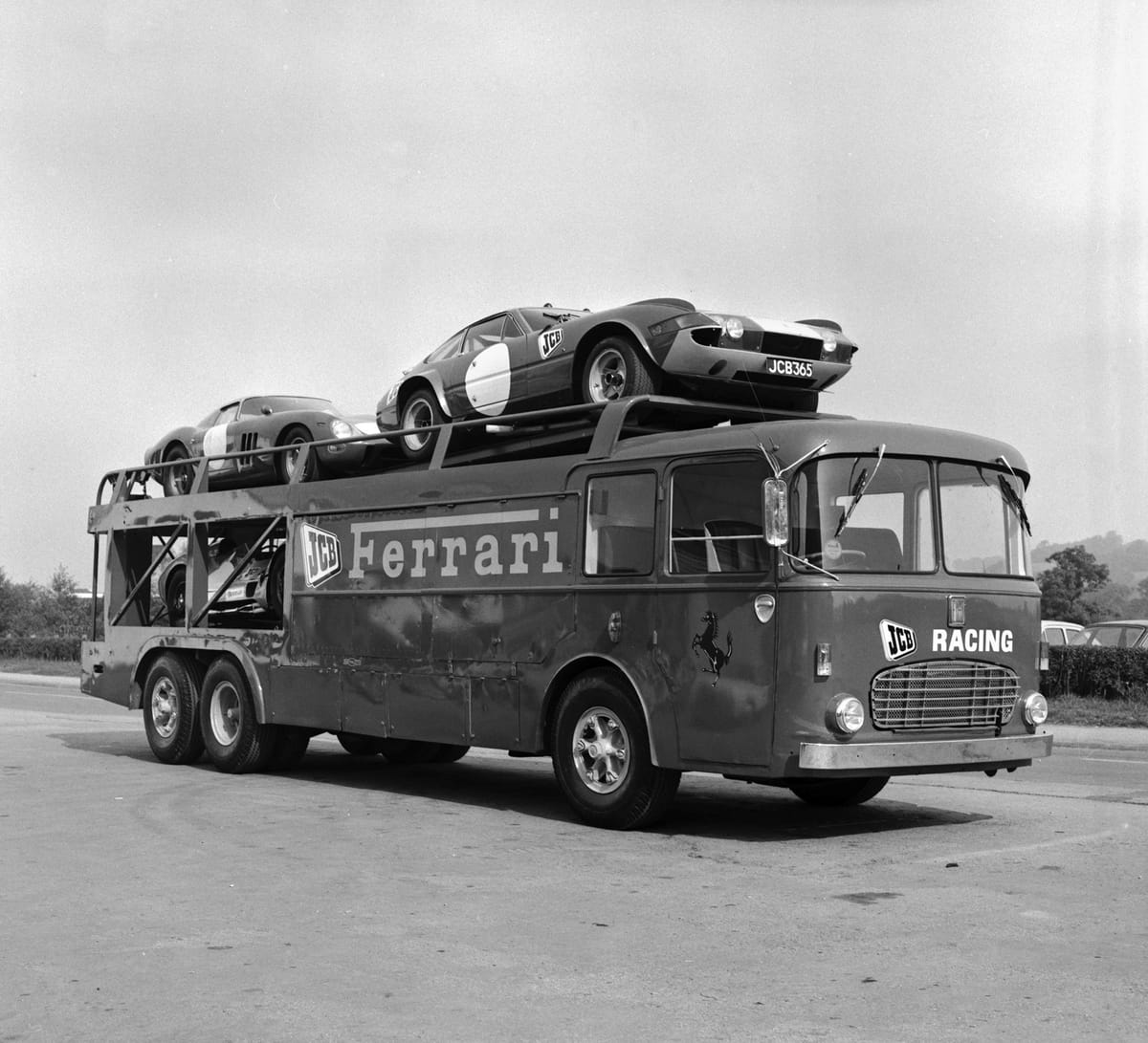 Haulers of Fame: Legendary Race Transporters